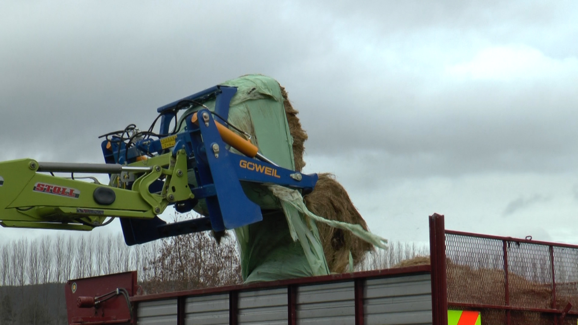 Advantages of a Bale Slicer | Webbline NZ